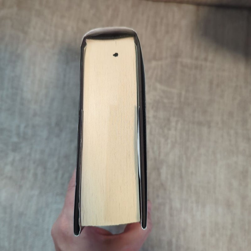 Jade War by Fonda Lee, Hardcover | Pangobooks