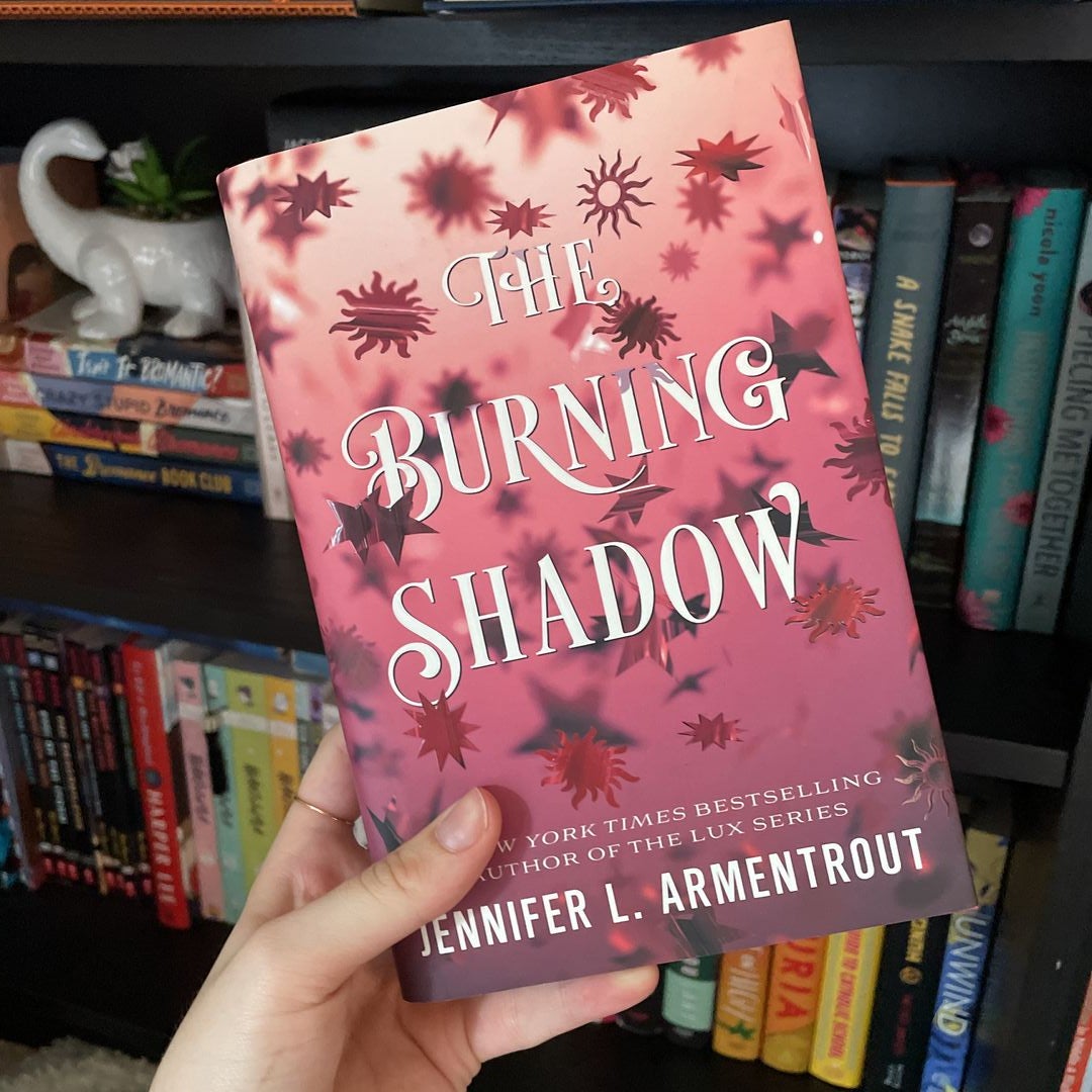 The Burning Shadow by Jennifer L. Armentrout, Hardcover | Pangobooks
