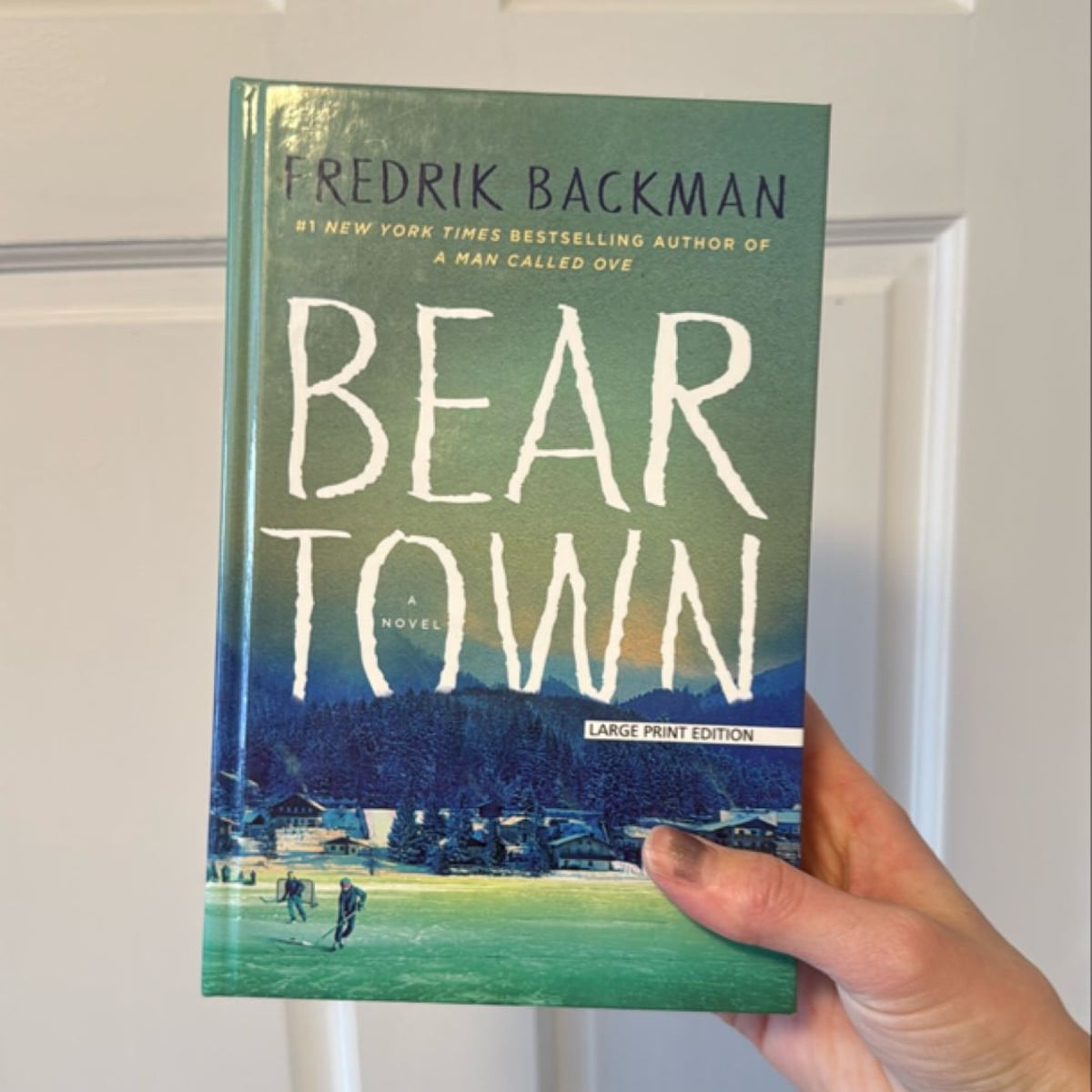 Beartown by Fredrik Backman, Hardcover | Pangobooks