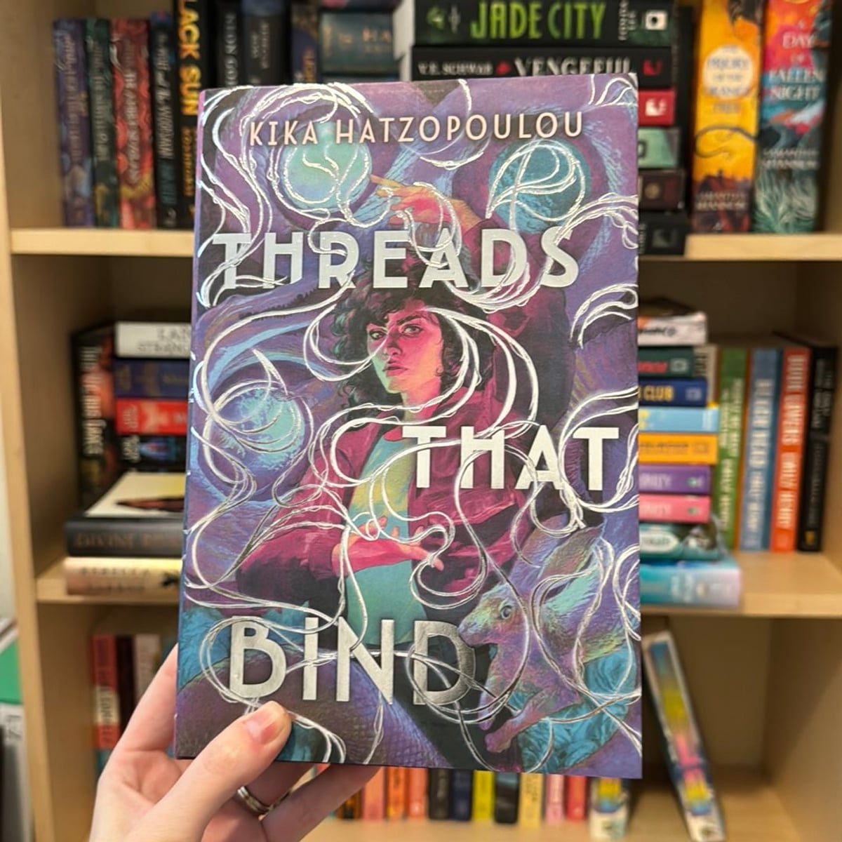 Threads That Bind by Kika Hatzopoulou, Hardcover | Pangobooks