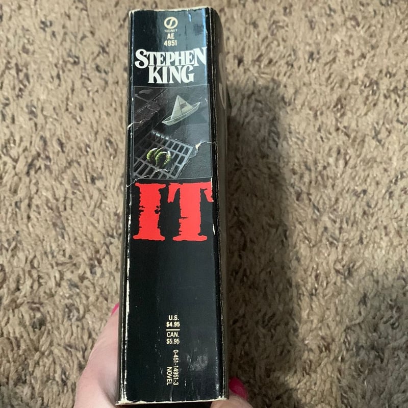 IT by Stephen King, Paperback | Pangobooks