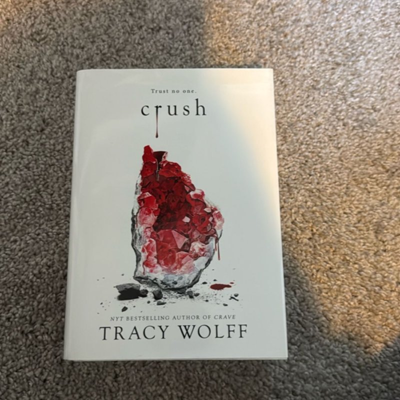 Crush by Tracy Wolff, Hardcover | Pangobooks
