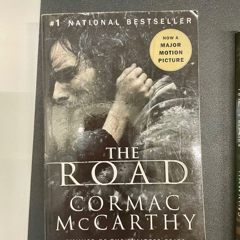 The Road by Cormac McCarthy, Paperback | Pangobooks