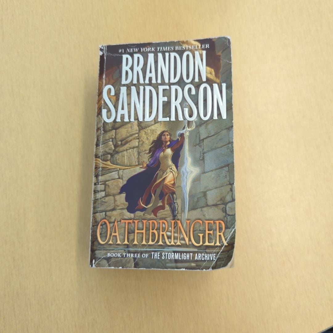 Oathbringer by Brandon Sanderson, Paperback | Pangobooks