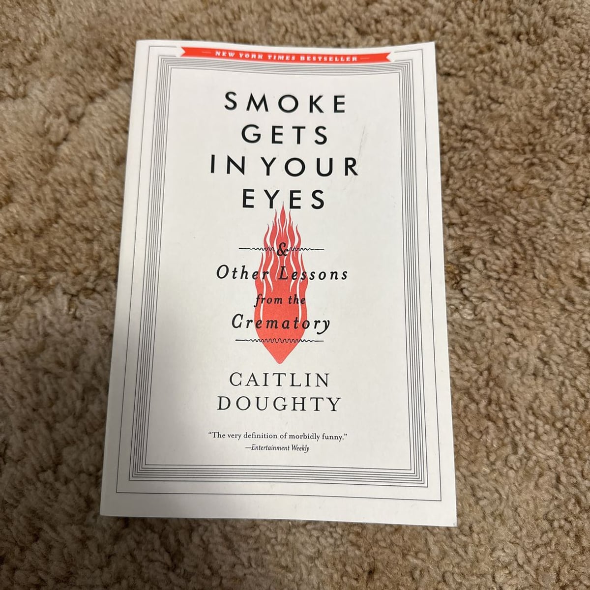 Smoke Gets in Your Eyes by Caitlin Doughty, Paperback | Pangobooks