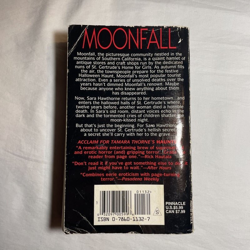 Moonfall by Tamara Thorne, Paperback | Pangobooks