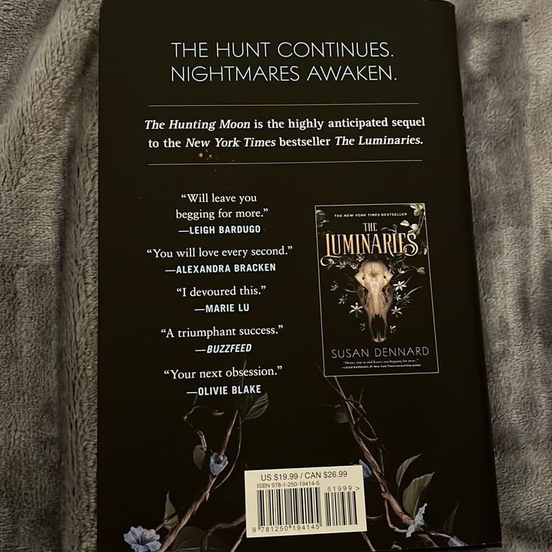 The Hunting Moon by Susan Dennard, Hardcover | Pangobooks