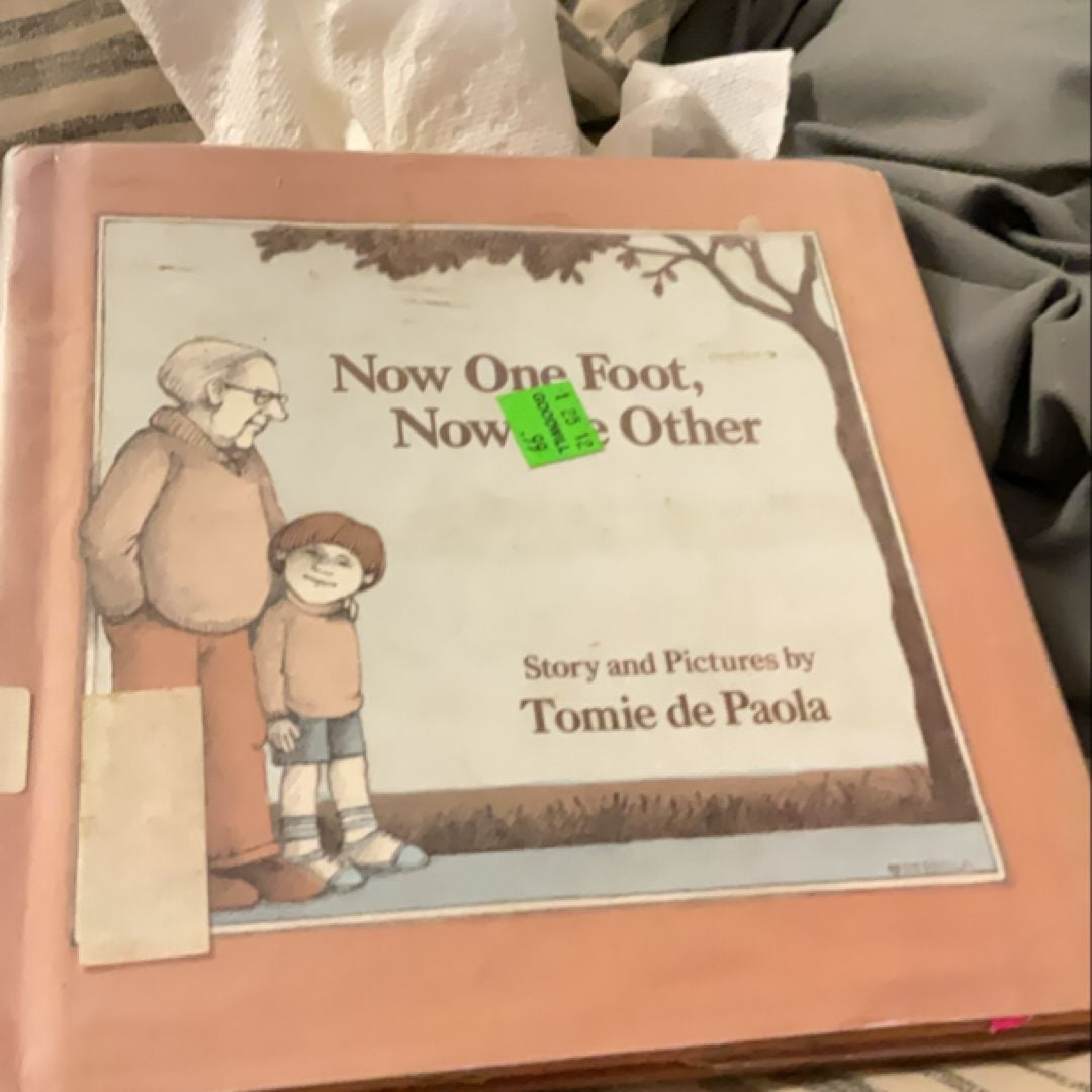 Now one foot now the other by Tommy depaoi9, Hardcover | Pangobooks