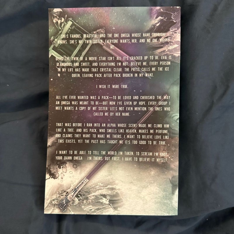 Knot Your Damn Omega & Knot All that Glitters by Devyn Sinclair, Paperback | Pangobooks