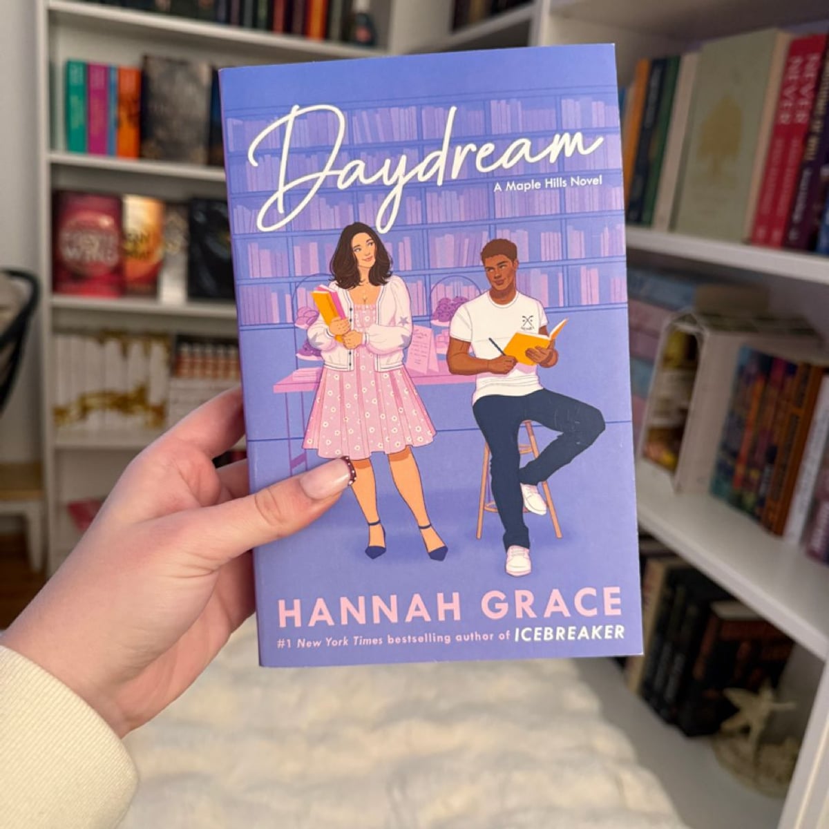 Daydream by Hannah Grace, Paperback | Pangobooks