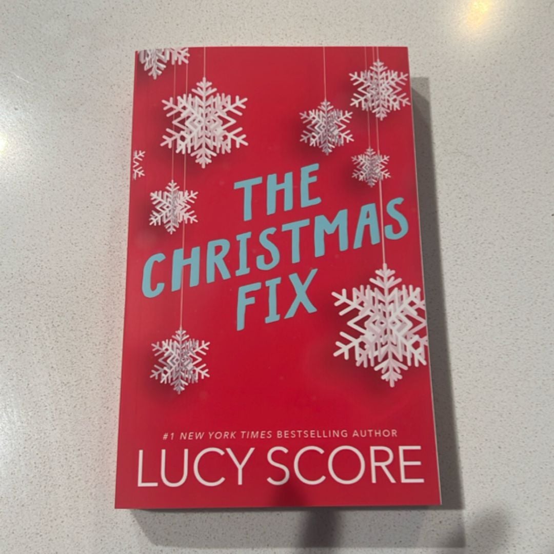 The Christmas Fix by Lucy Score