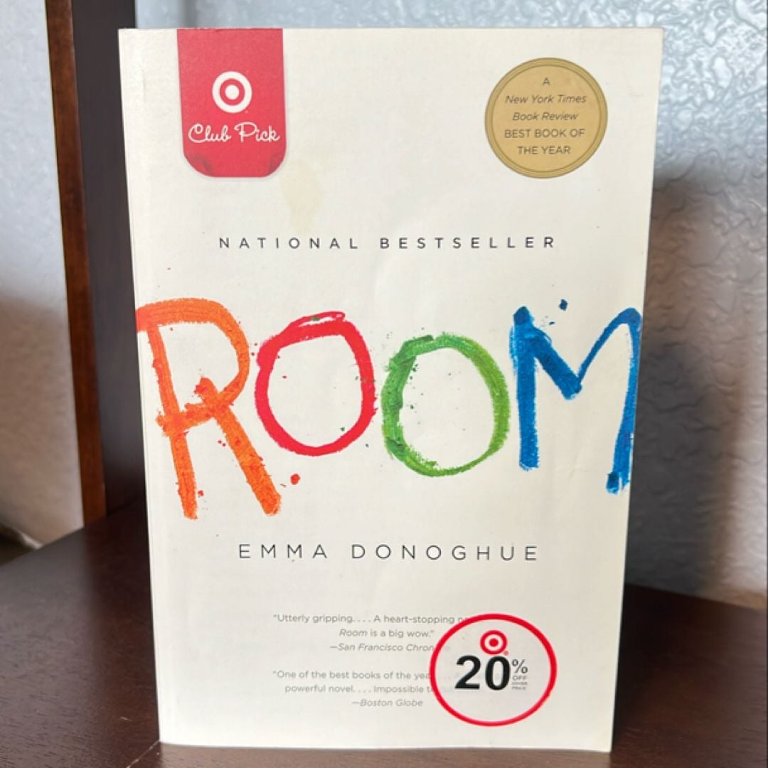 Room by Emma Donoghue, Paperback | Pangobooks