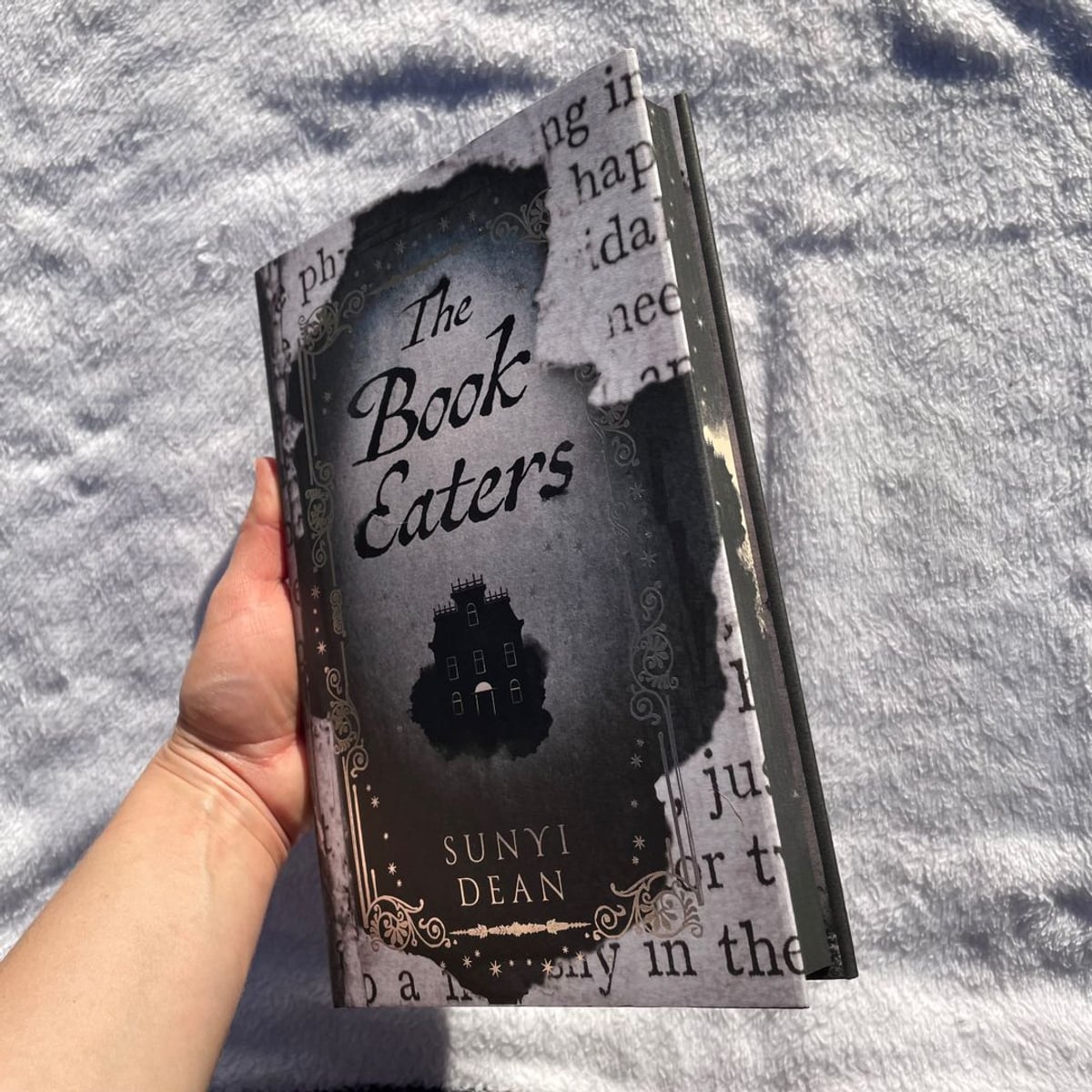 The Book Eaters by Sunyi Dean, Hardcover | Pangobooks