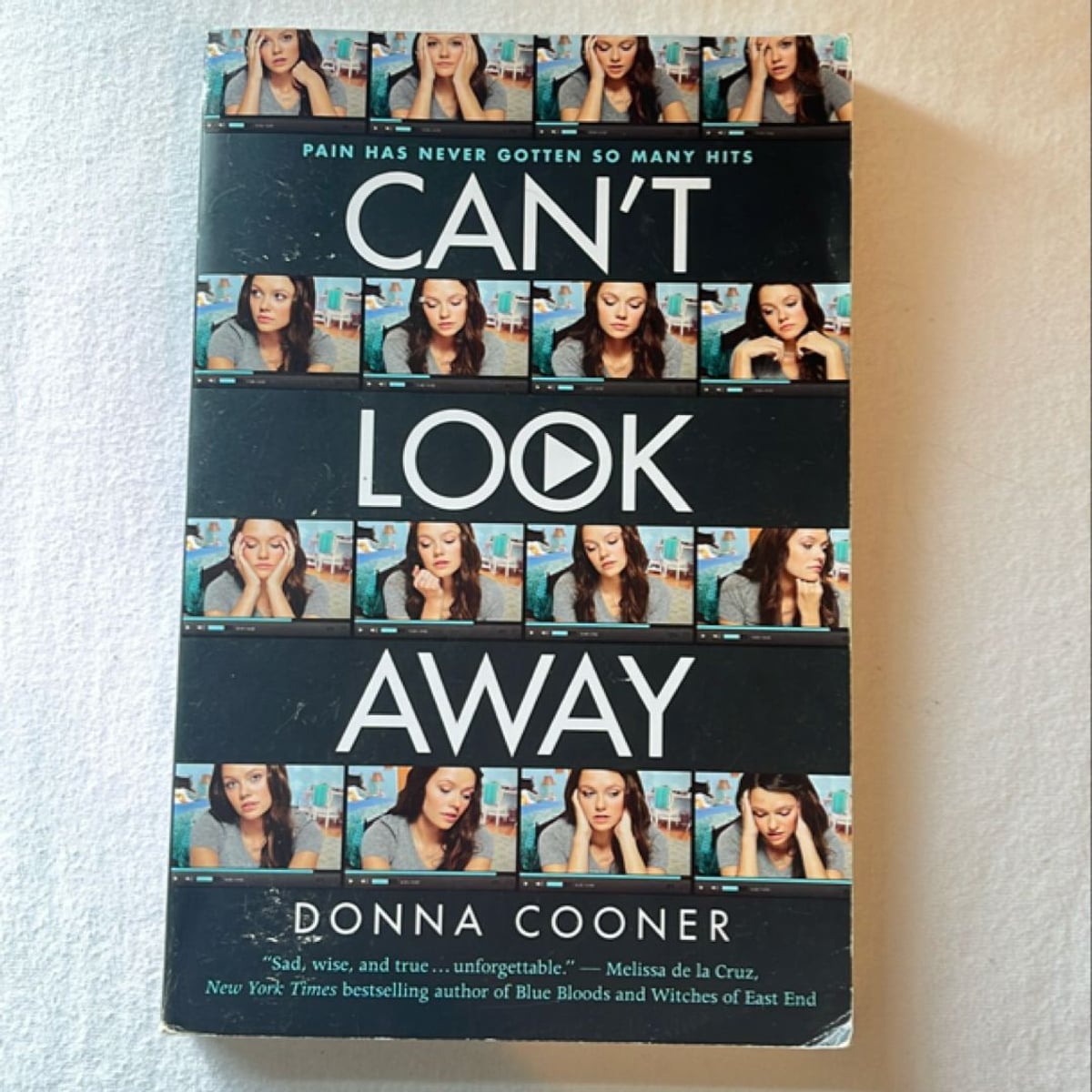Can’t Look Away by Donna Cooner, Paperback | Pangobooks