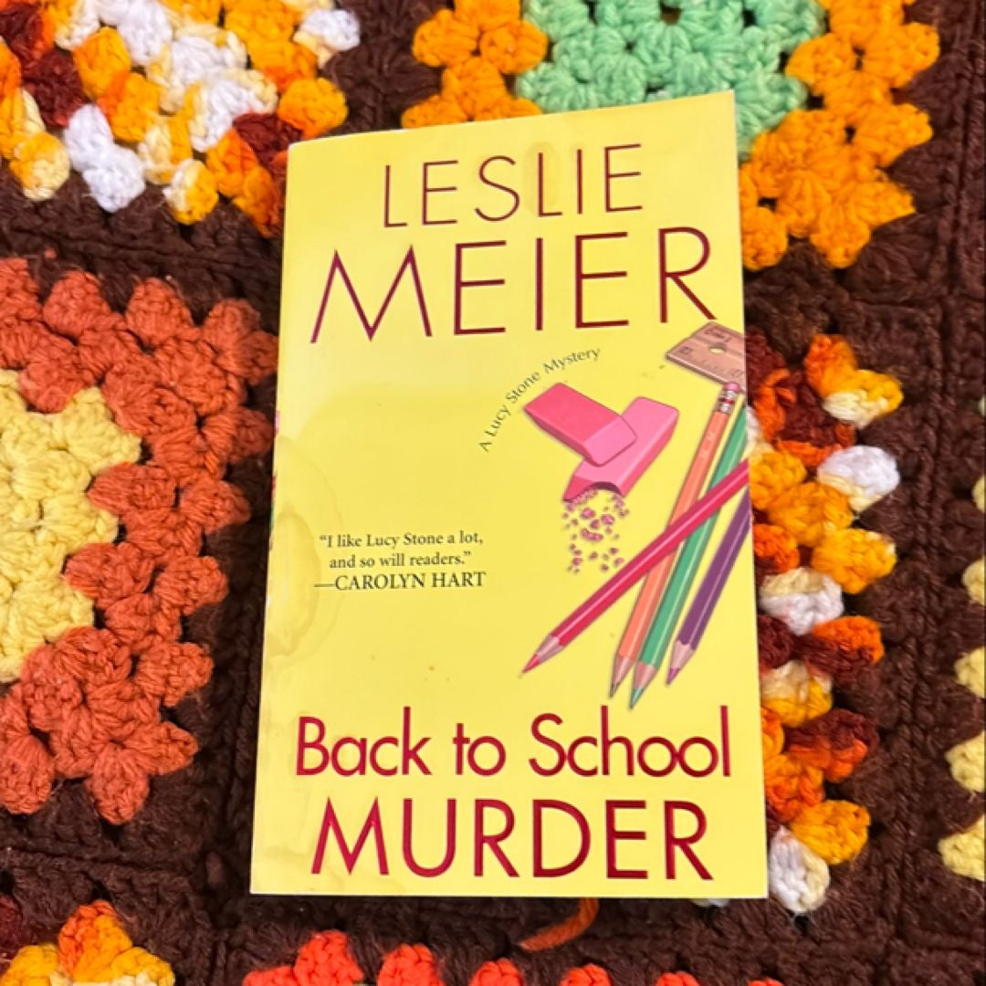 Back to School Murder by Leslie Meier, Paperback | Pangobooks