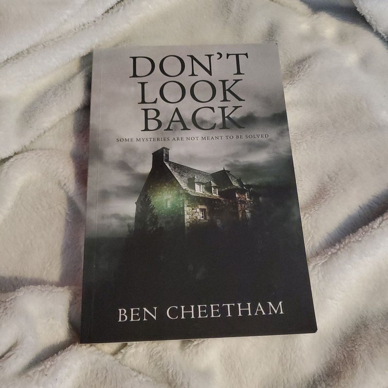 Don't Look Back by Ben Cheetham, Paperback | Pangobooks