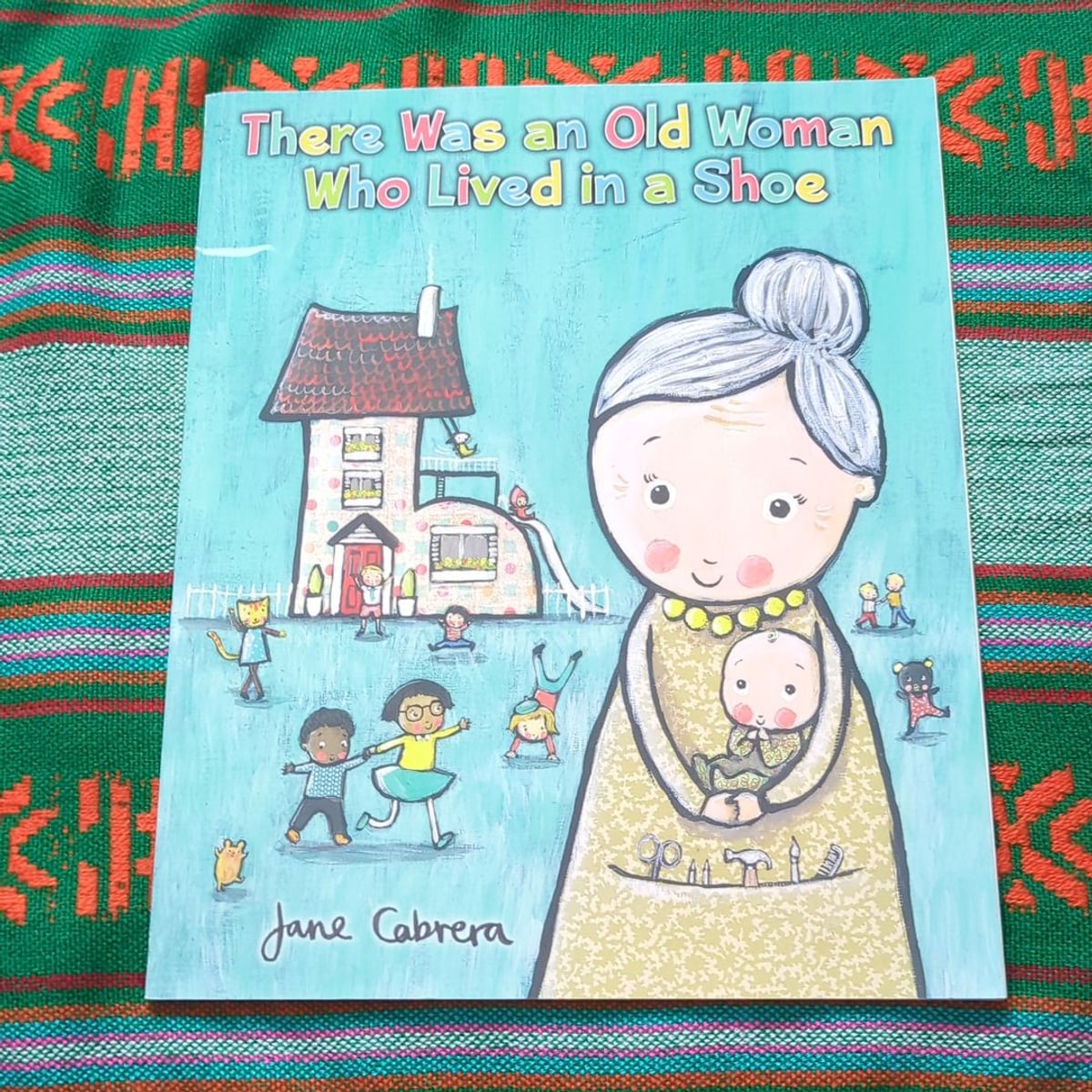 There Was an Old Woman Who Lived in a Shoe by Jane Cabrera, Paperback ...