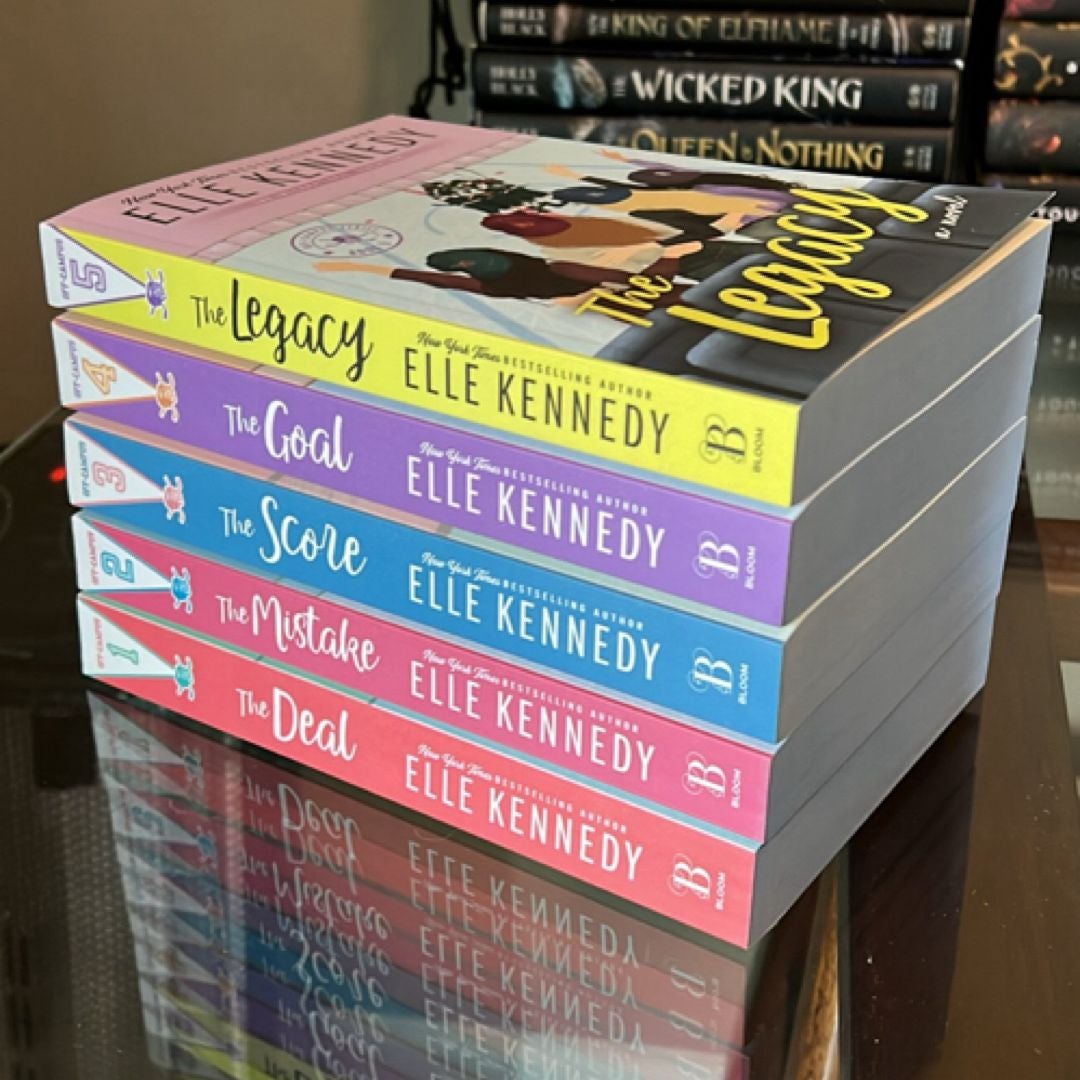 Off-Campus Sprayed Edges Series by Elle Kennedy, Paperback | Pangobooks