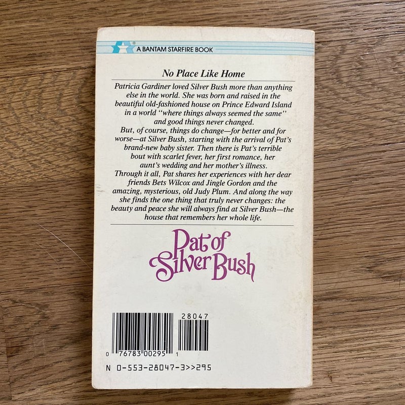 Pat of Silver Bush by L. M. Montgomery , Paperback | Pangobooks