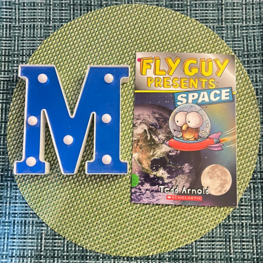 Fly Guy Presents Space by Ted's Arnold, Paperback | Pangobooks