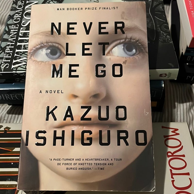 Never Let Me Go by Kazuo Ishiguro, Paperback | Pangobooks