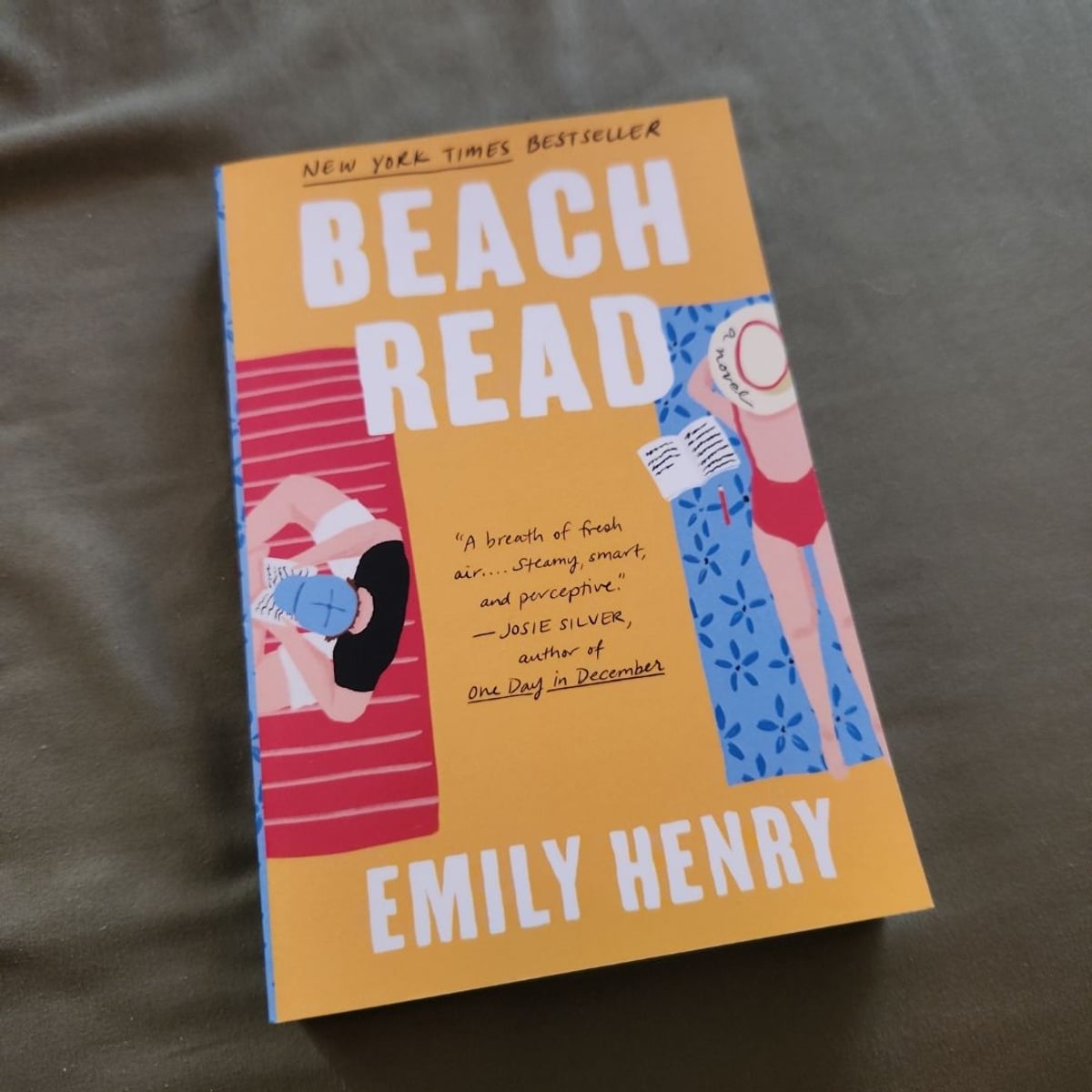 Beach Read by Emily Henry