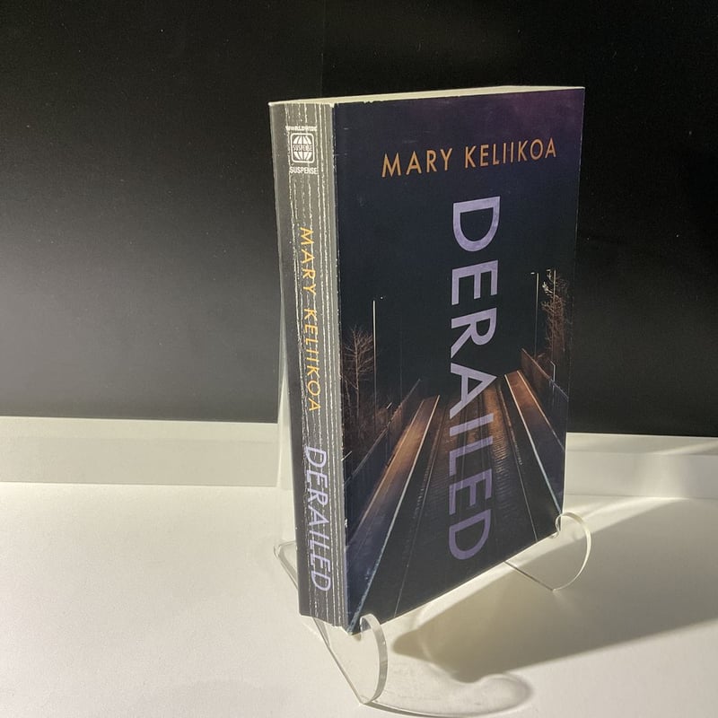 Derailed by Mary Keliikoa, Paperback | Pangobooks