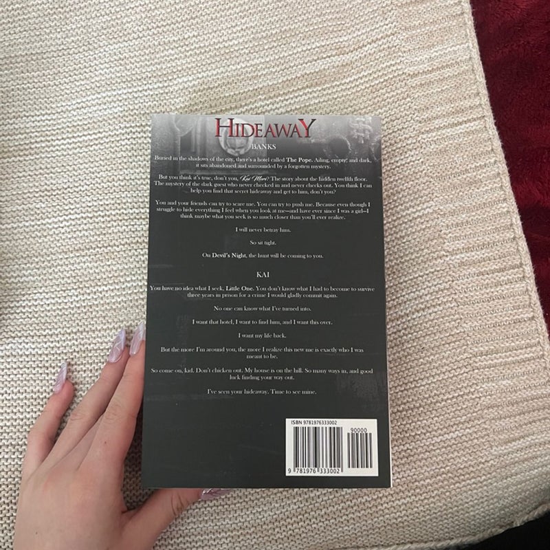 Hideaway by Penelope Douglas, Paperback | Pangobooks