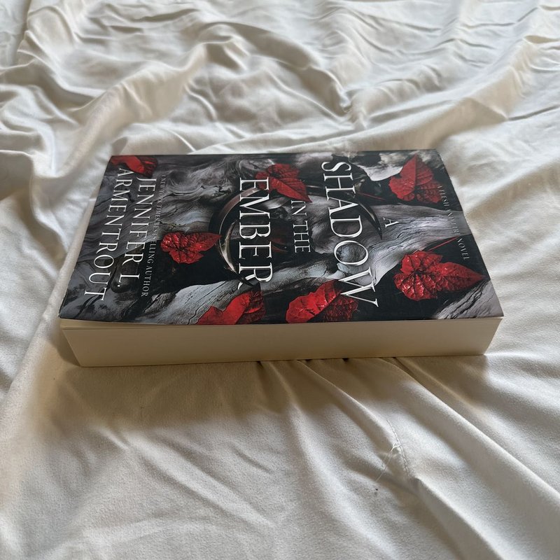 A Shadow in the Ember by Jennifer L. Armentrout, Paperback | Pangobooks