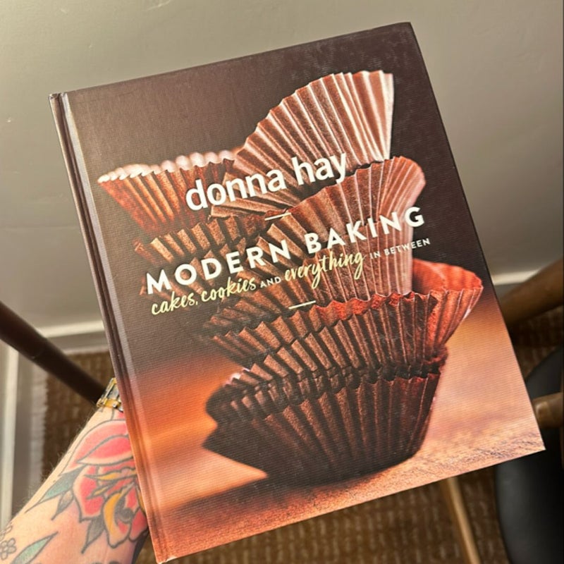 Modern Baking by Donna Hay, Hardcover | Pangobooks