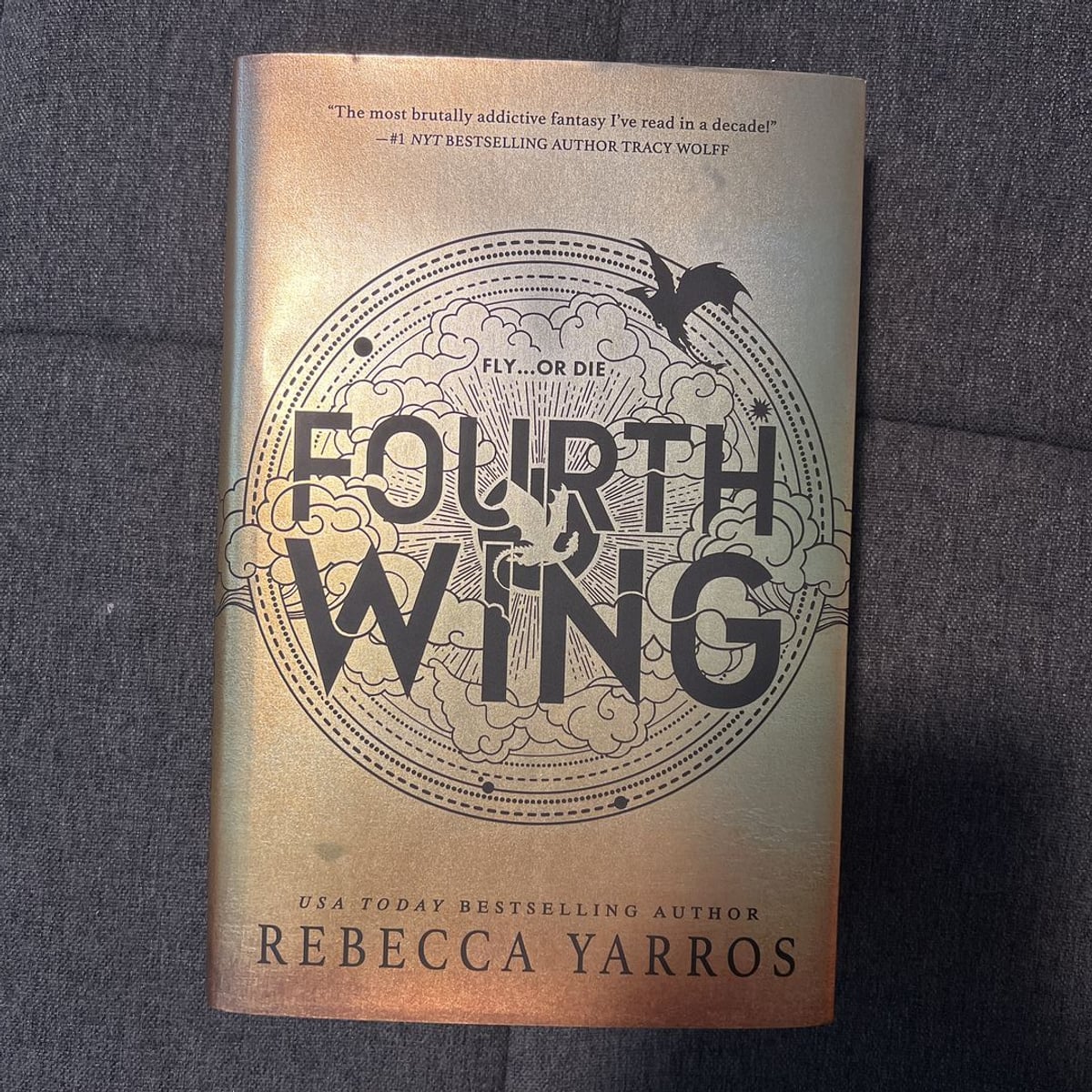 Fourth Wing first edition by Rebecca Yarros, Hardcover | Pangobooks