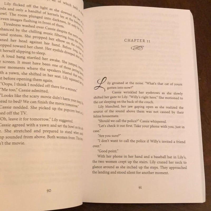 Ghosts Lore & House By The Shore by , Paperback | Pangobooks