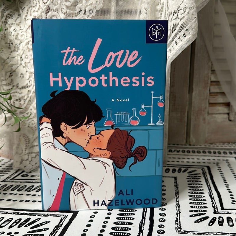 The Love Hypothesis by Ali Hazelwood, Hardcover | Pangobooks