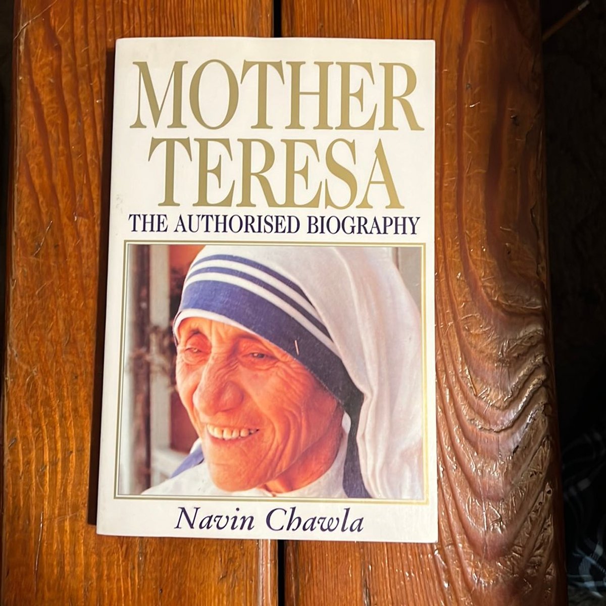 Mother Teresa by Navin Chawla, Paperback | Pangobooks