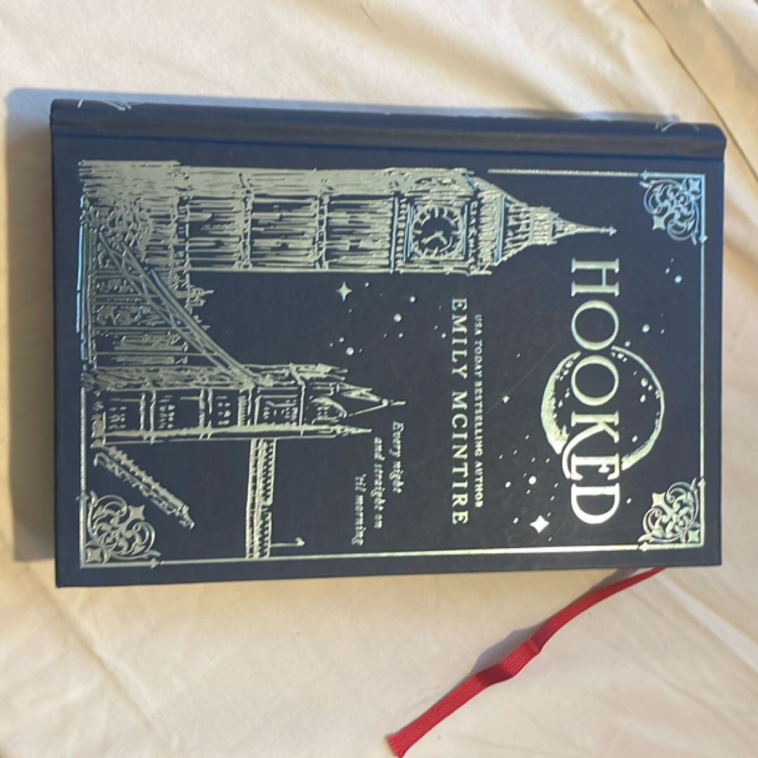 Hooked by Emily Mcintire, Hardcover | Pangobooks