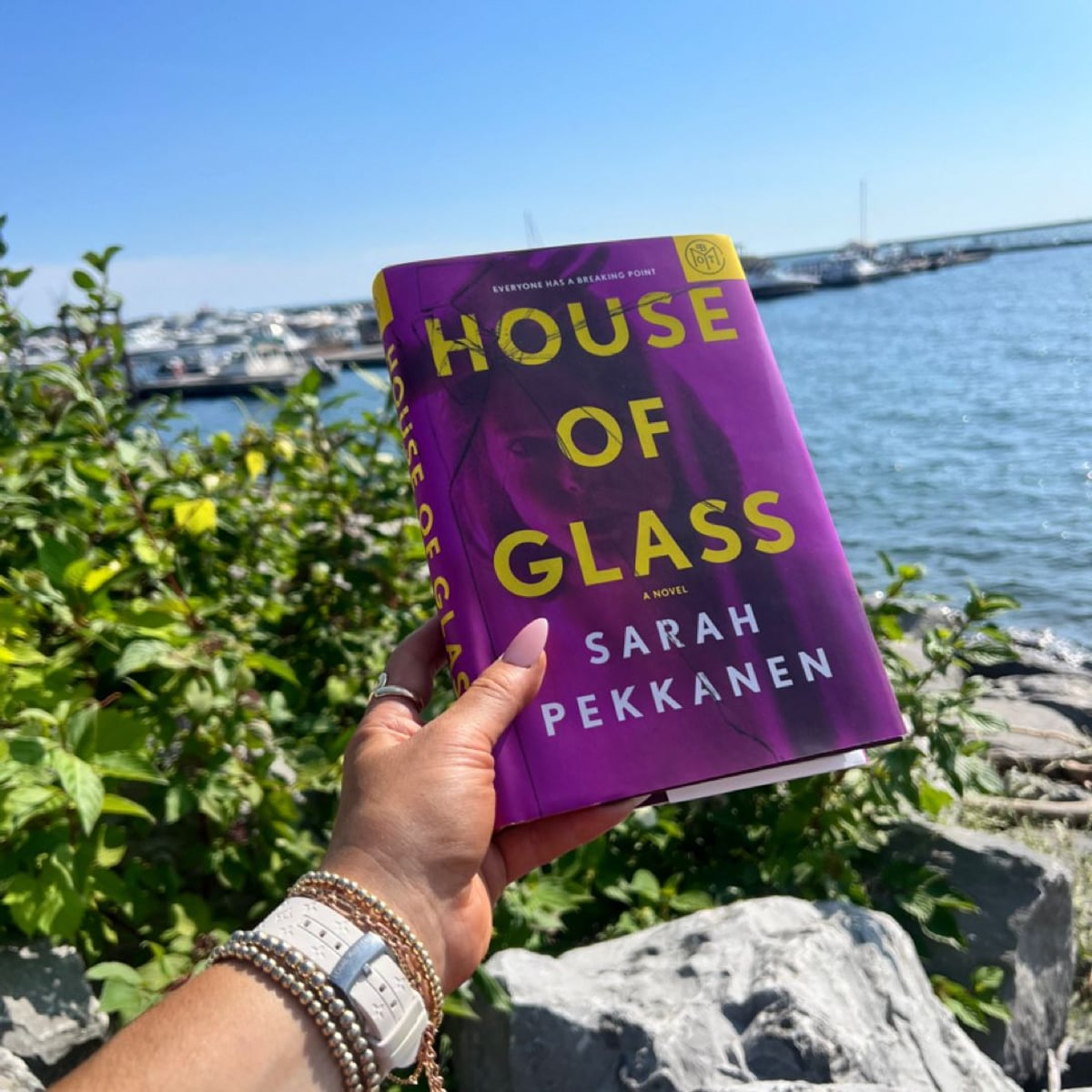 House of Glass by Sarah Pekkanen, Hardcover | Pangobooks
