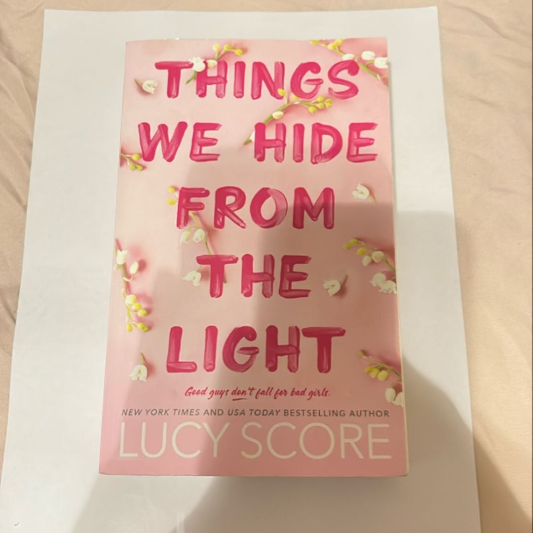 Things We Hide from the Light by Lucy Score, Paperback | Pangobooks