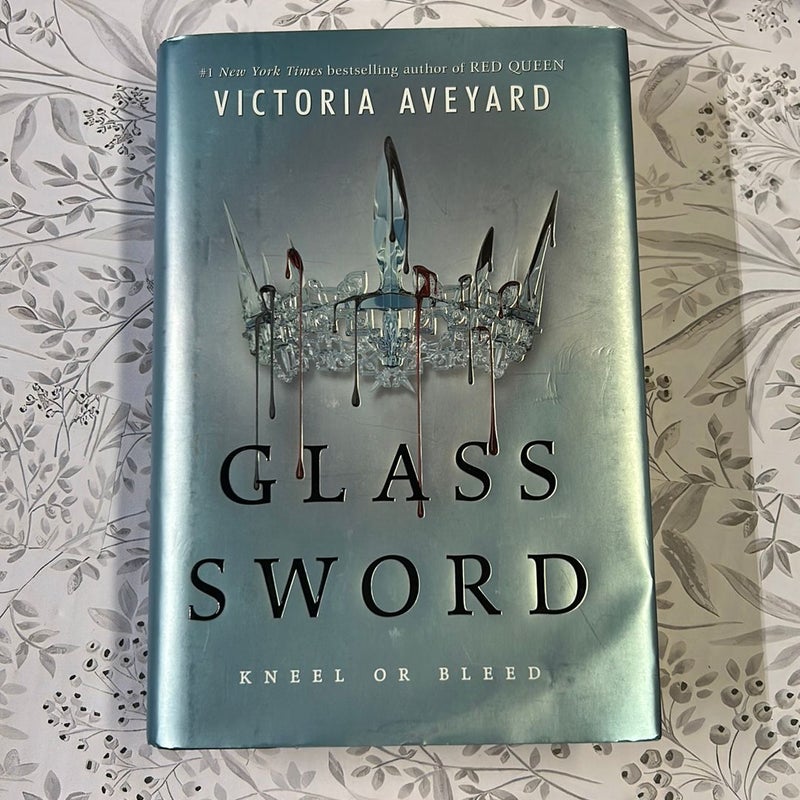 Glass Sword by Victoria Aveyard, Hardcover | Pangobooks