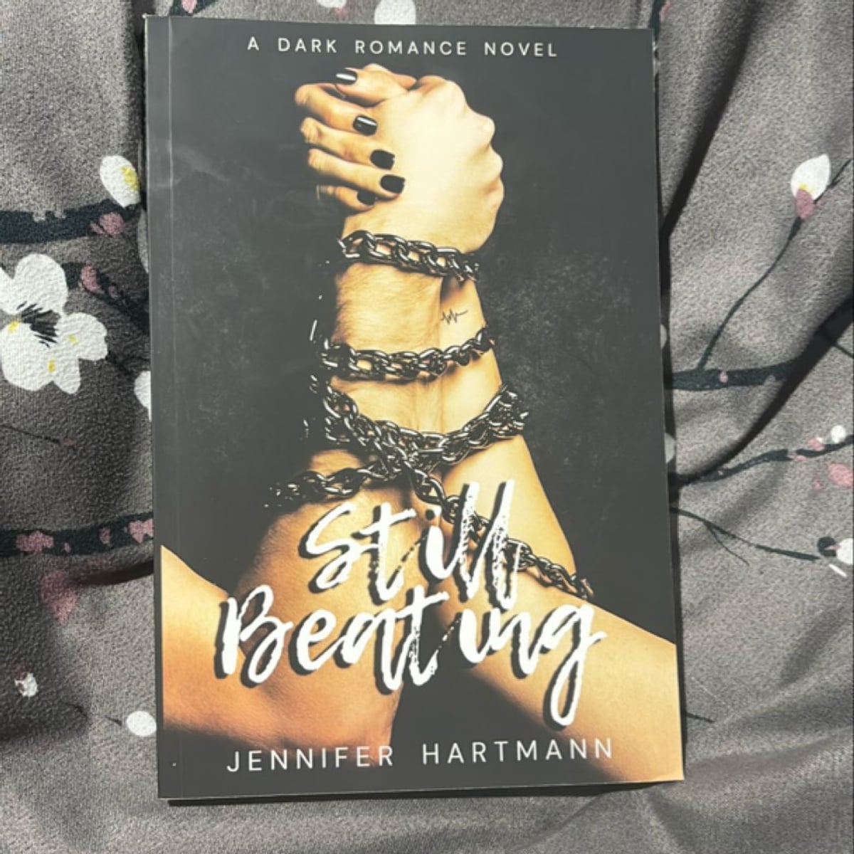 Still Beating OOP by Jennifer Hartmann, Paperback | Pangobooks