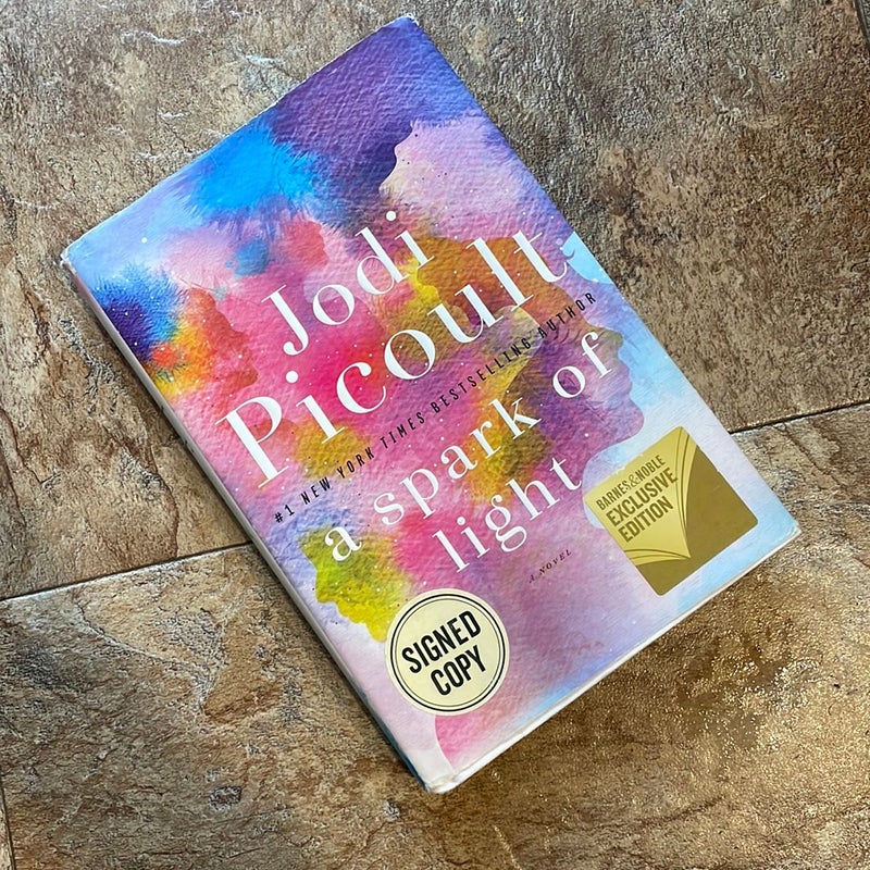 a spark of light by Jodi Picoult, Hardcover | Pangobooks