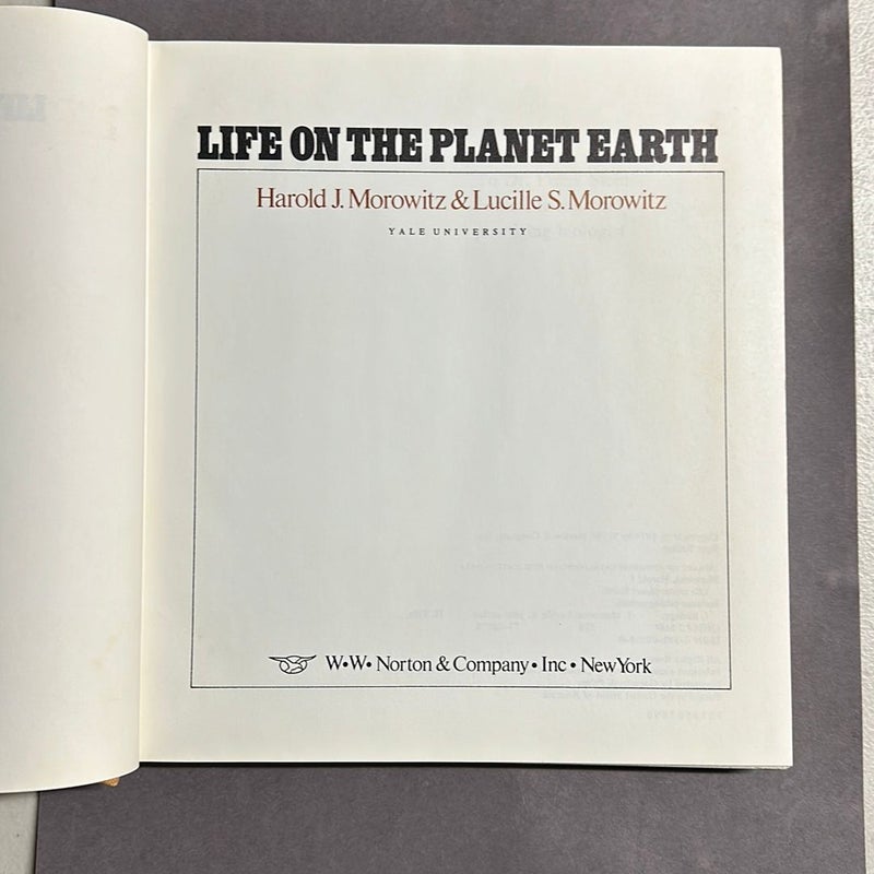 Life on the Planet Earth by Harold J. Morowitz, Hardcover | Pangobooks
