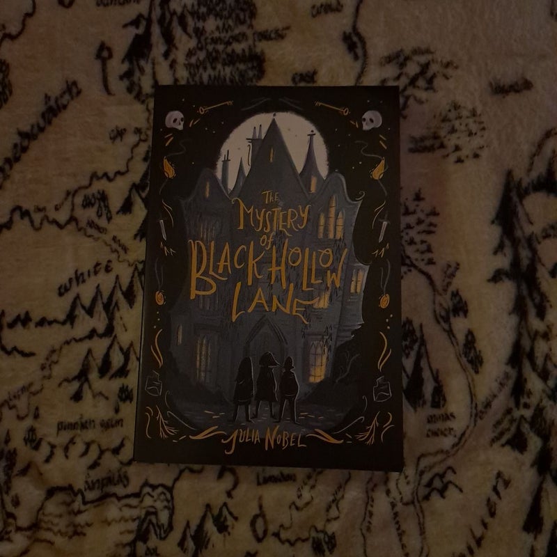 The Mystery of Black Hollow Lane by Julia Nobel