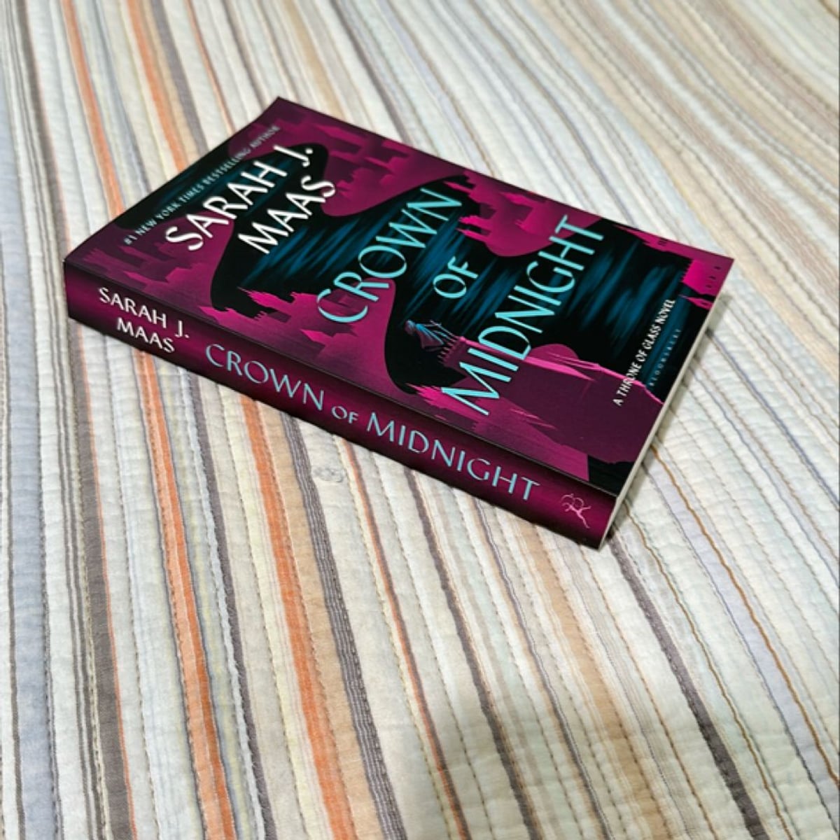 Crown of Midnight by Sarah J. Maas, Paperback | Pangobooks