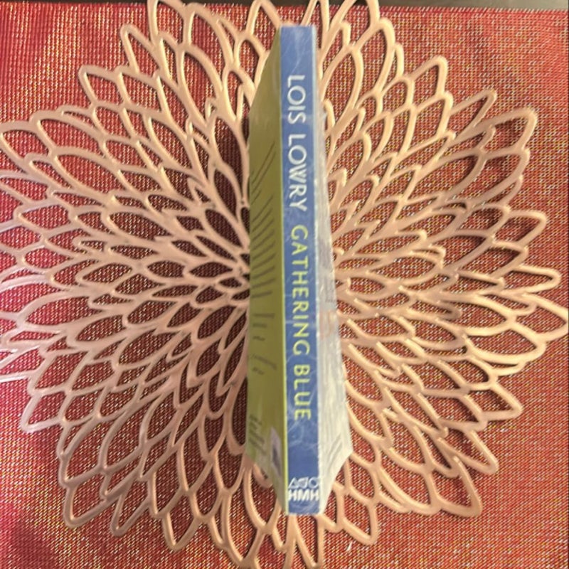 Gathering Blue by Lois Lowry, Paperback | Pangobooks