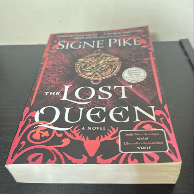 The lost queen by Signe Pike, Paperback | Pangobooks