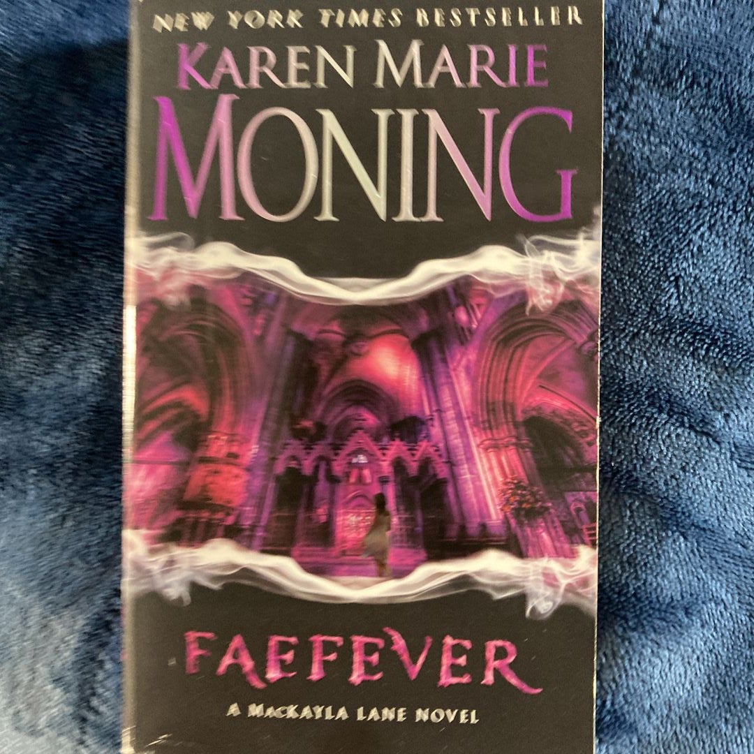 Faefever by Karen Marie Moning, Paperback | Pangobooks
