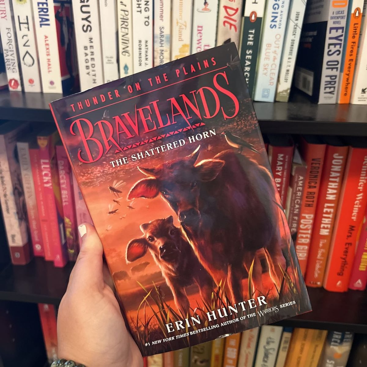 Bravelands: Thunder on the Plains #1: the Shattered Horn by Erin Hunter