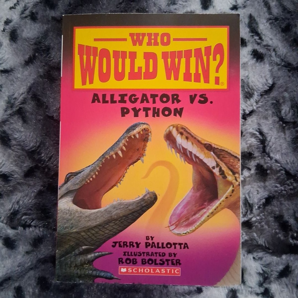 Alligator vs. Python (Who Would Win?) by Jerry Pallotta
