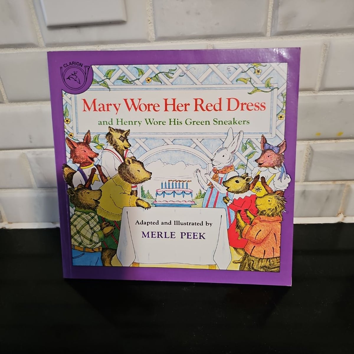 Mary Wore Her Red Dress and Henry Wore His Green Sneakers by Merle Peek ...