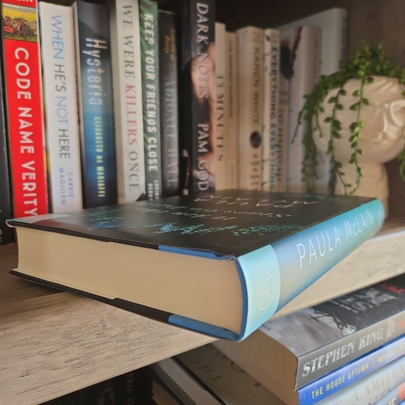 When the Stars Go Dark by Paula McLain, Hardcover | Pangobooks